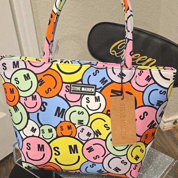 Steve Madden | Bags | Steve Madden Logo Smiley Face Insulated Lunch Bag ...